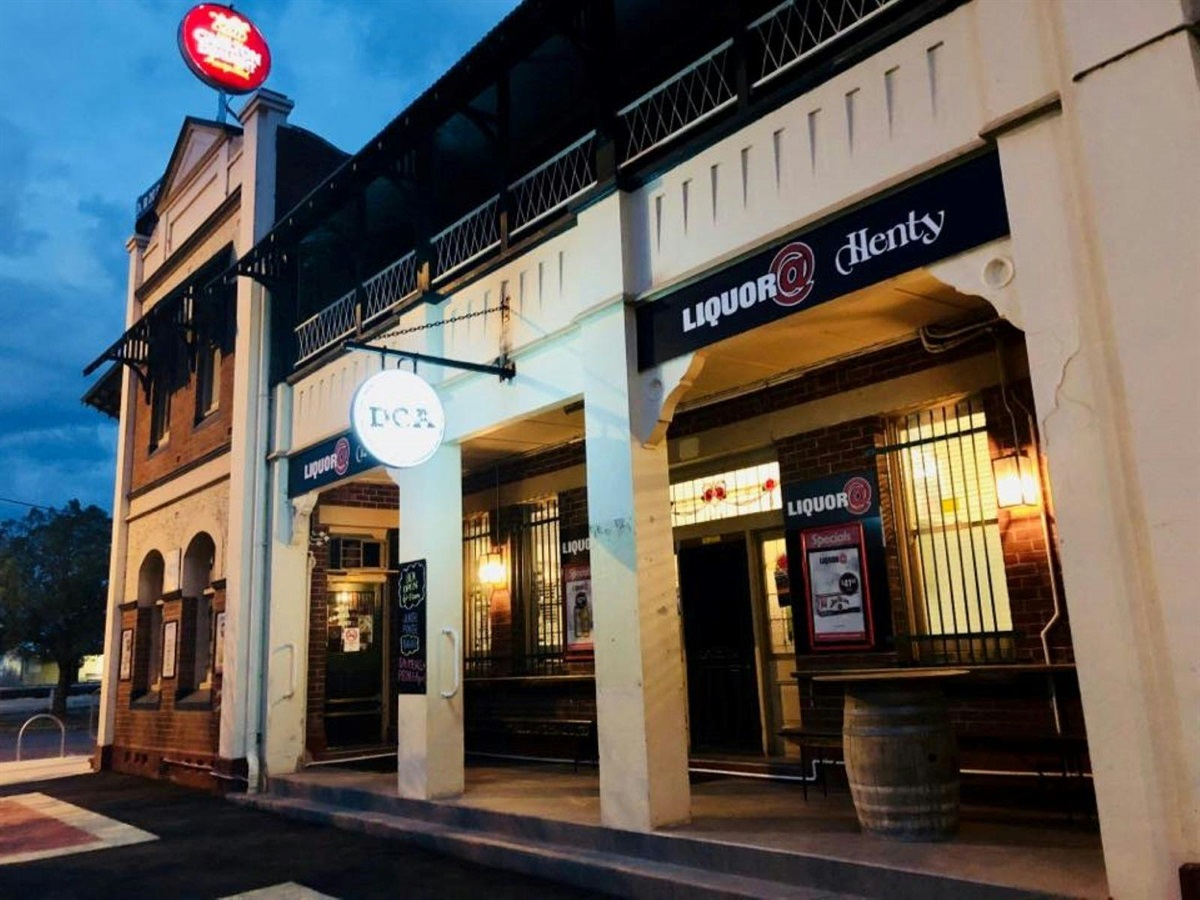 Doodle Cooma Arms Hotel Visit Greater Hume