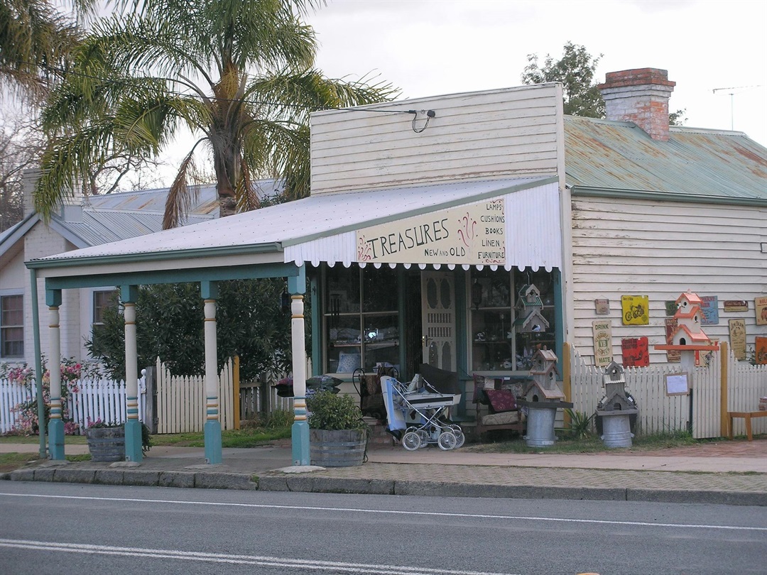 Lady Gails Bookshop and Curios Visit Greater Hume